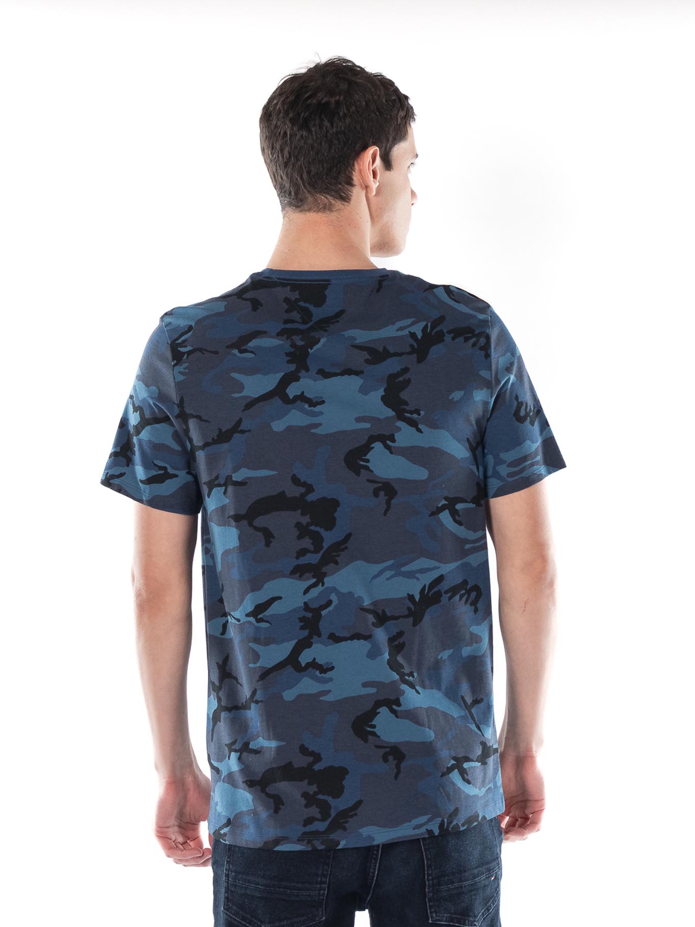 CAMISETA CON DISEÑO CAMO Y LOGO DE CORTE REGULAR