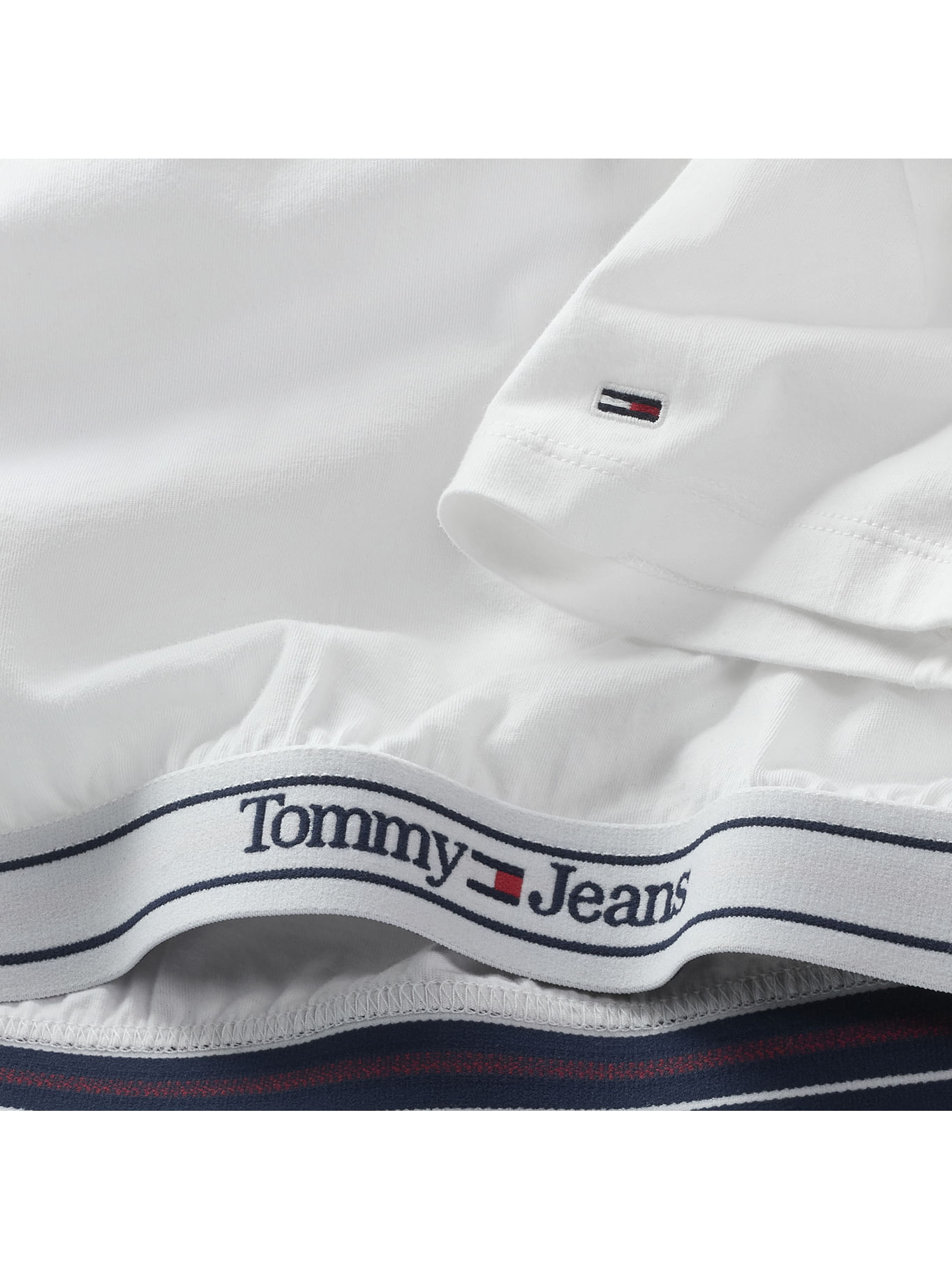 CROP TOP CON LOGO EN LA BANDA INFERIOR